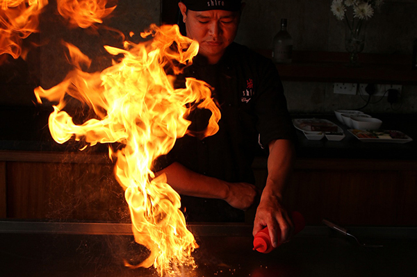 Yakiniku and Teppanyaki Cooking - What's it about?